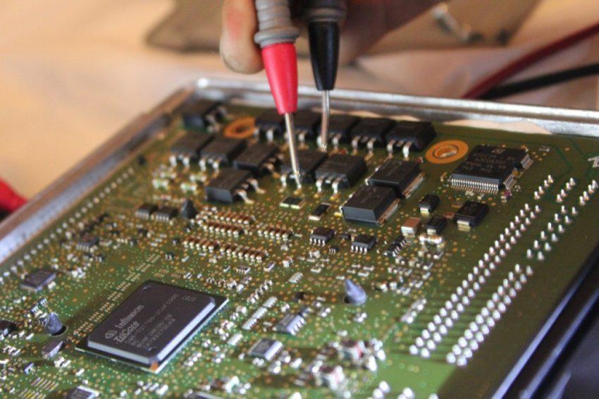 Computer Box Repair | Contact us: +27 73 255 6681